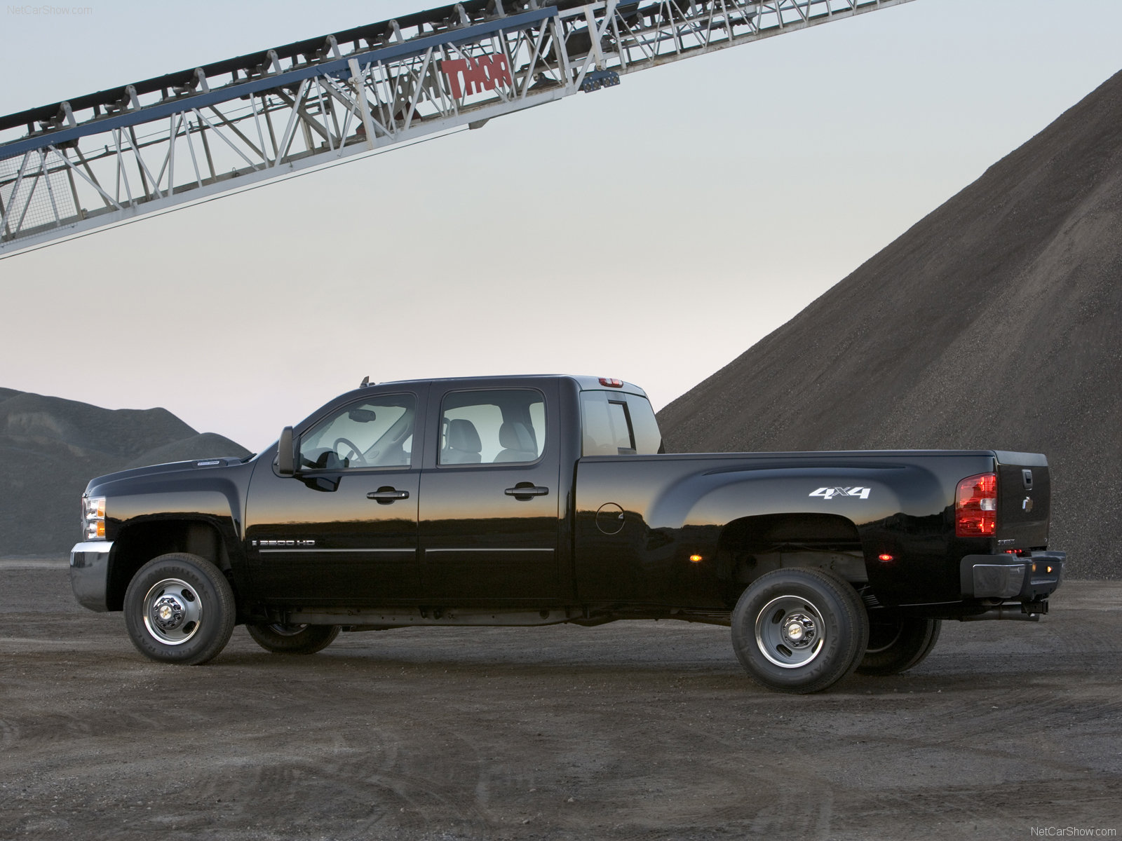 My perfect Chevrolet Silverado Dually Crew Cab. 3DTuning - probably the ...