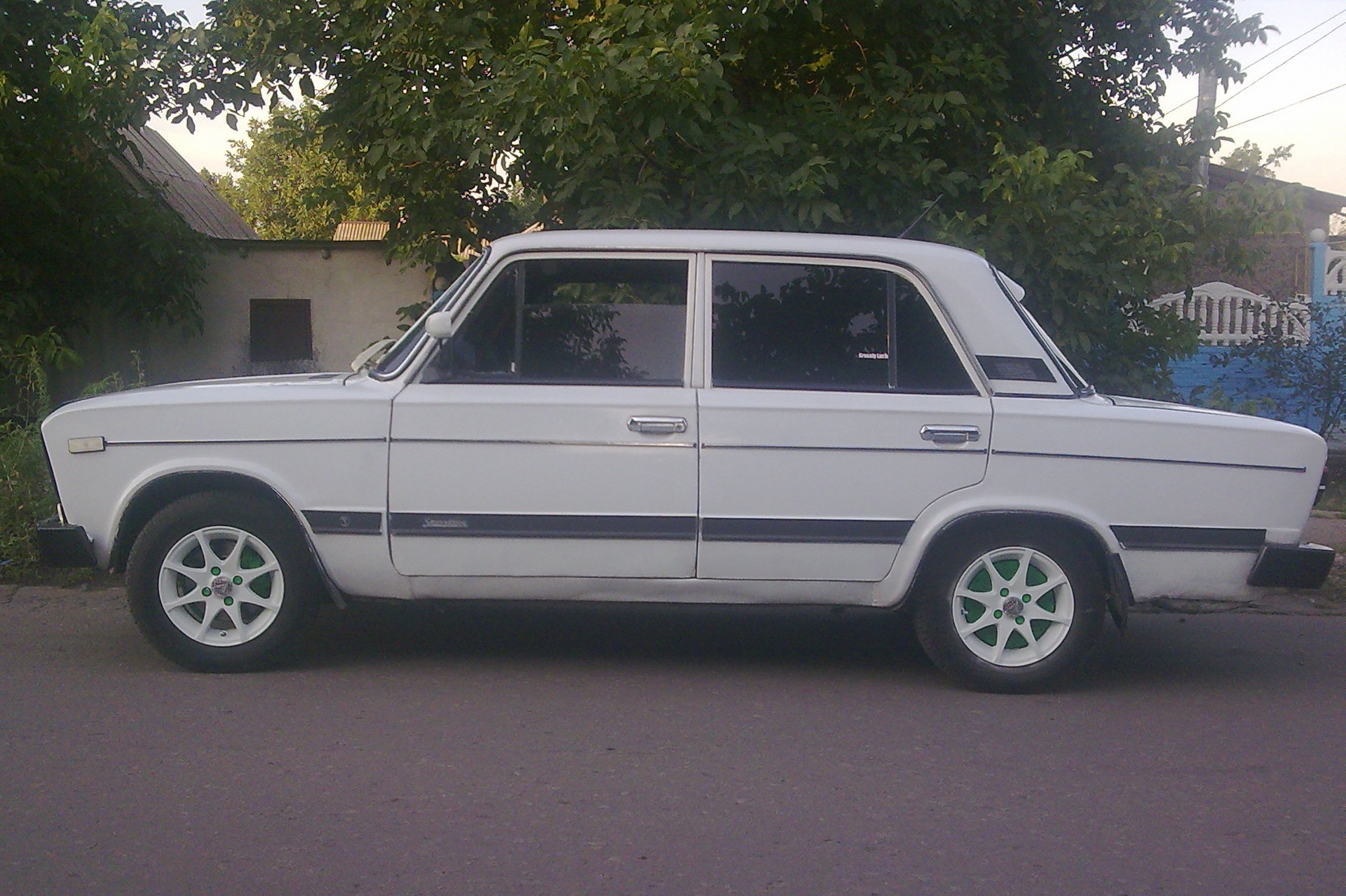 My perfect Lada 2103. 3DTuning - probably the best car configurator!